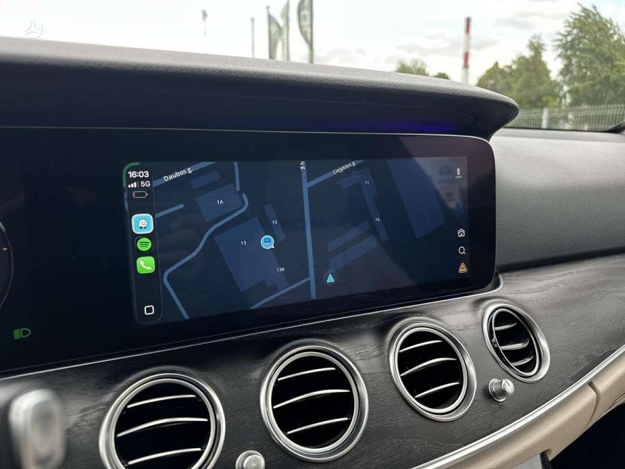Черный Мерседес E 220 2016 в Шяуляй, объемом двигателя 1.95 л и пробегом 319 тыс. км за 21000 €, фото 24 на AUTOMOTO.COM.LV