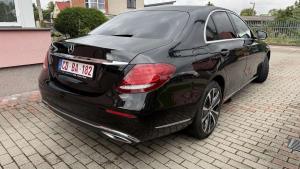 Black Mercedes-Benz E 220 2016 in Kedainiai, with an engine capacity of 1.95 L and mileage of 201 thousand km for 19999 €, photo 5 on AUTOMOTO.COM.LV