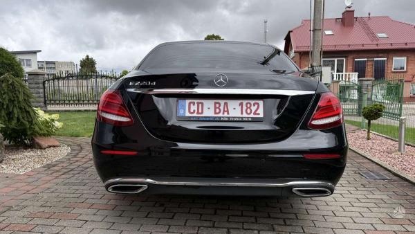 Black Mercedes-Benz E 220 2016 in Kedainiai, with an engine capacity of 1.95 L and mileage of 201 thousand km for 19999 €, photo 5 on AUTOMOTO.COM.LV
