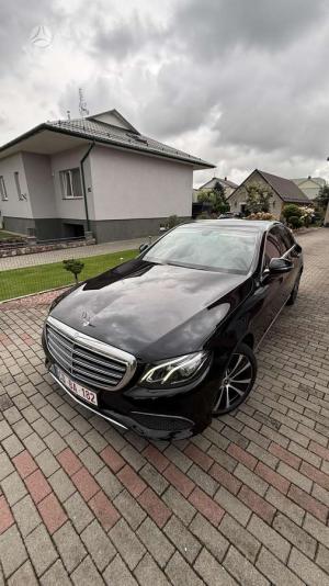 Black Mercedes-Benz E 220 2016 in Kedainiai, with an engine capacity of 1.95 L and mileage of 201 thousand km for 19999 €, photo 11 on AUTOMOTO.COM.LV