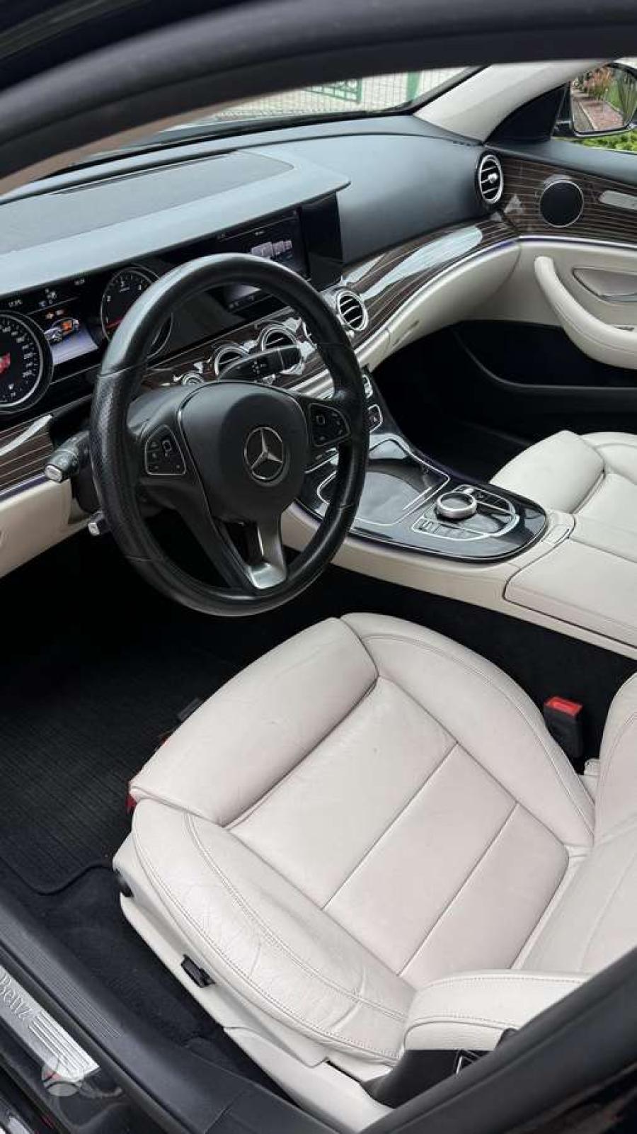 Black Mercedes-Benz E 220 2016 in Kedainiai, with an engine capacity of 1.95 L and mileage of 201 thousand km for 19999 €, photo 16 on AUTOMOTO.COM.LV