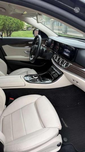 Black Mercedes-Benz E 220 2016 in Kedainiai, with an engine capacity of 1.95 L and mileage of 201 thousand km for 19999 €, photo 19 on AUTOMOTO.COM.LV