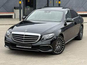 Black Mercedes-Benz E 220 2016 in Jonava, with an engine capacity of 1.95 L and mileage of 270 thousand km for 17700 €, photo 3 on AUTOMOTO.COM.LV