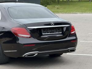 Black Mercedes-Benz E 220 2016 in Jonava, with an engine capacity of 1.95 L and mileage of 270 thousand km for 17700 €, photo 8 on AUTOMOTO.COM.LV