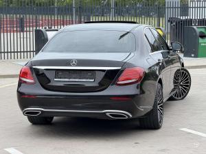 Black Mercedes-Benz E 220 2016 in Jonava, with an engine capacity of 1.95 L and mileage of 270 thousand km for 17700 €, photo 10 on AUTOMOTO.COM.LV