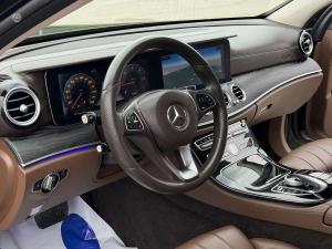 Black Mercedes-Benz E 220 2016 in Jonava, with an engine capacity of 1.95 L and mileage of 270 thousand km for 17700 €, photo 21 on AUTOMOTO.COM.LV