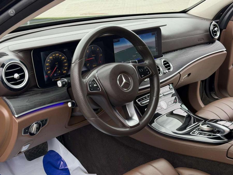 Black Mercedes-Benz E 220 2016 in Jonava, with an engine capacity of 1.95 L and mileage of 270 thousand km for 17700 €, photo 21 on AUTOMOTO.COM.LV