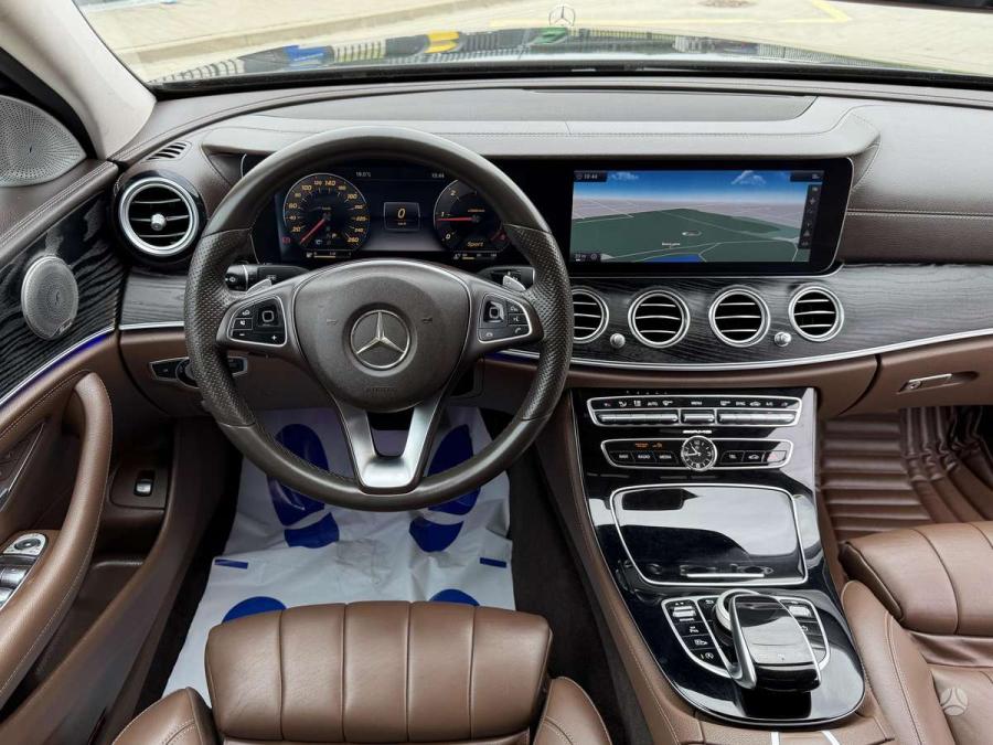 Black Mercedes-Benz E 220 2016 in Jonava, with an engine capacity of 1.95 L and mileage of 270 thousand km for 17700 €, photo 22 on AUTOMOTO.COM.LV