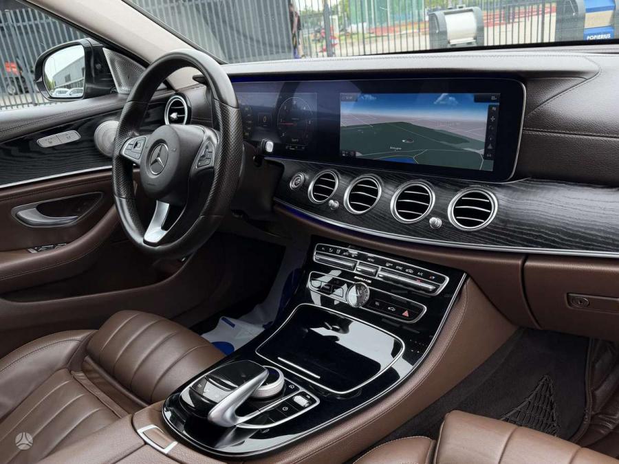 Black Mercedes-Benz E 220 2016 in Jonava, with an engine capacity of 1.95 L and mileage of 270 thousand km for 17700 €, photo 23 on AUTOMOTO.COM.LV