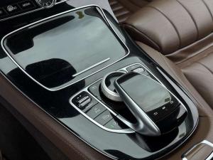 Black Mercedes-Benz E 220 2016 in Jonava, with an engine capacity of 1.95 L and mileage of 270 thousand km for 17700 €, photo 25 on AUTOMOTO.COM.LV