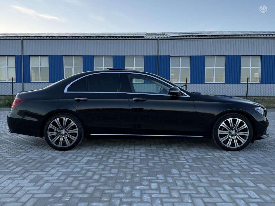 Melns Mercedes-Benz E 220 2016 Tauragė, ar dzinēja tilpumu 2.00 L un nobraukumu 252 tūkst. km par 17600 €, foto 6 vietnē AUTOMOTO.COM.LV