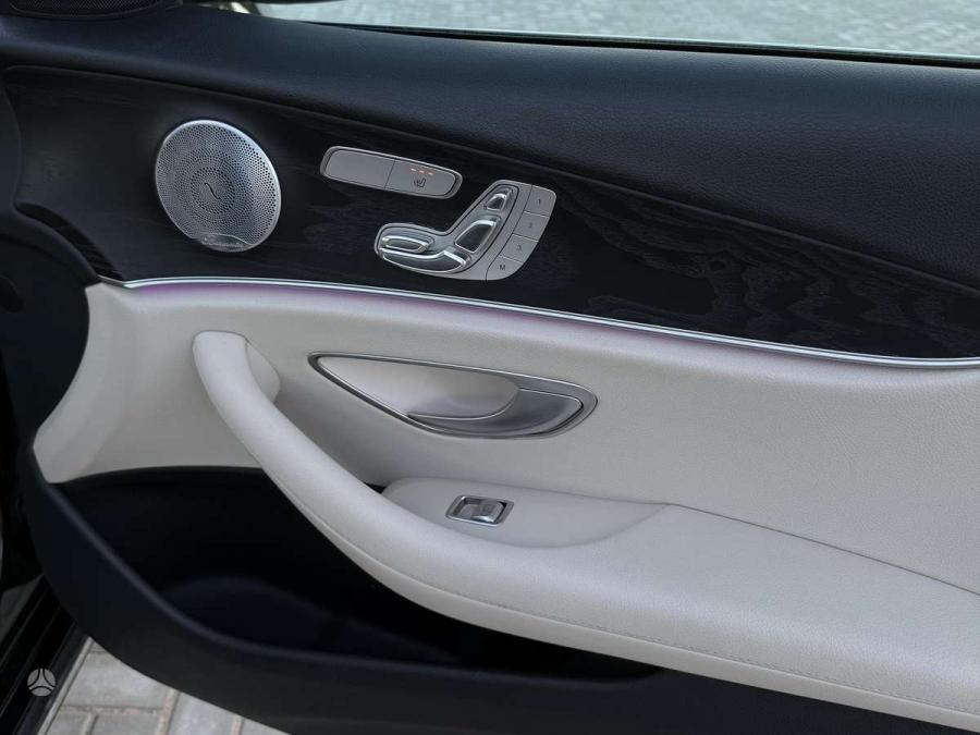 Melns Mercedes-Benz E 220 2016 Tauragė, ar dzinēja tilpumu 2.00 L un nobraukumu 252 tūkst. km par 17600 €, foto 25 vietnē AUTOMOTO.COM.LV