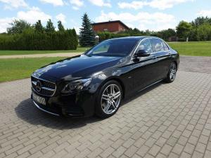 Black Mercedes-Benz E 220 2016 in Alytus, with an engine capacity of 1.95 L and mileage of 339 thousand km for 18500 €, photo 3 on AUTOMOTO.COM.LV