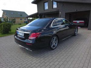Black Mercedes-Benz E 220 2016 in Alytus, with an engine capacity of 1.95 L and mileage of 339 thousand km for 18500 €, photo 5 on AUTOMOTO.COM.LV