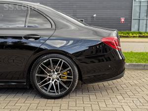 Black Mercedes-Benz E 220 2016 in Jelgava, with an engine capacity of 2.00 L and mileage of 245 thousand km for 17900 €, photo 9 on AUTOMOTO.COM.LV