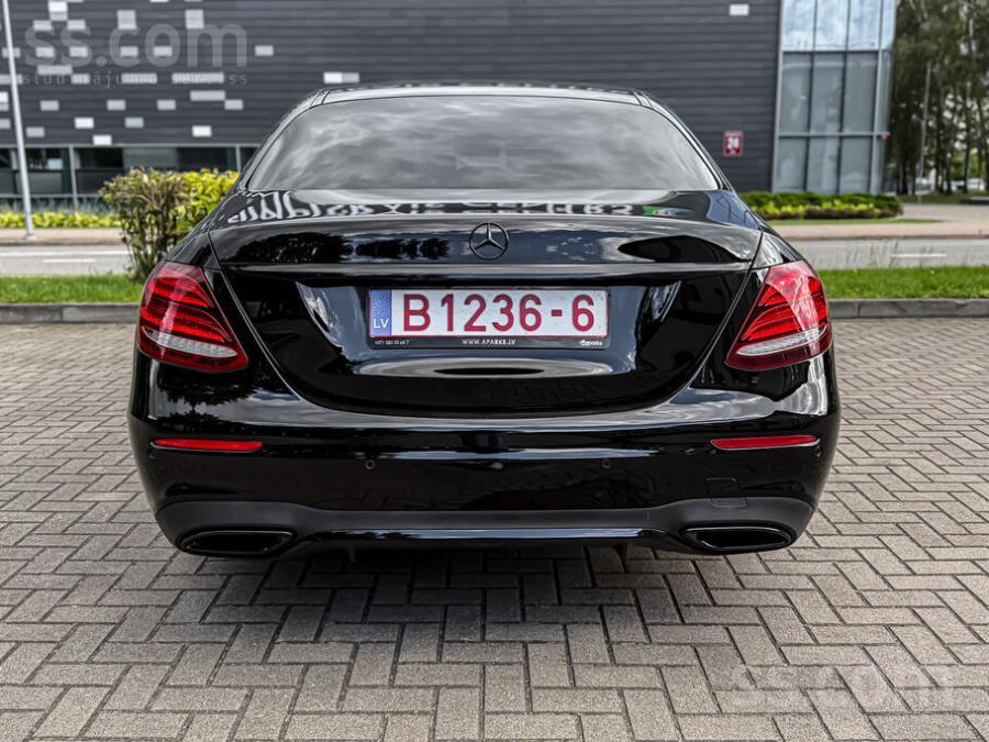 Black Mercedes-Benz E 220 2016 in Jelgava, with an engine capacity of 2.00 L and mileage of 245 thousand km for 17900 €, photo 13 on AUTOMOTO.COM.LV