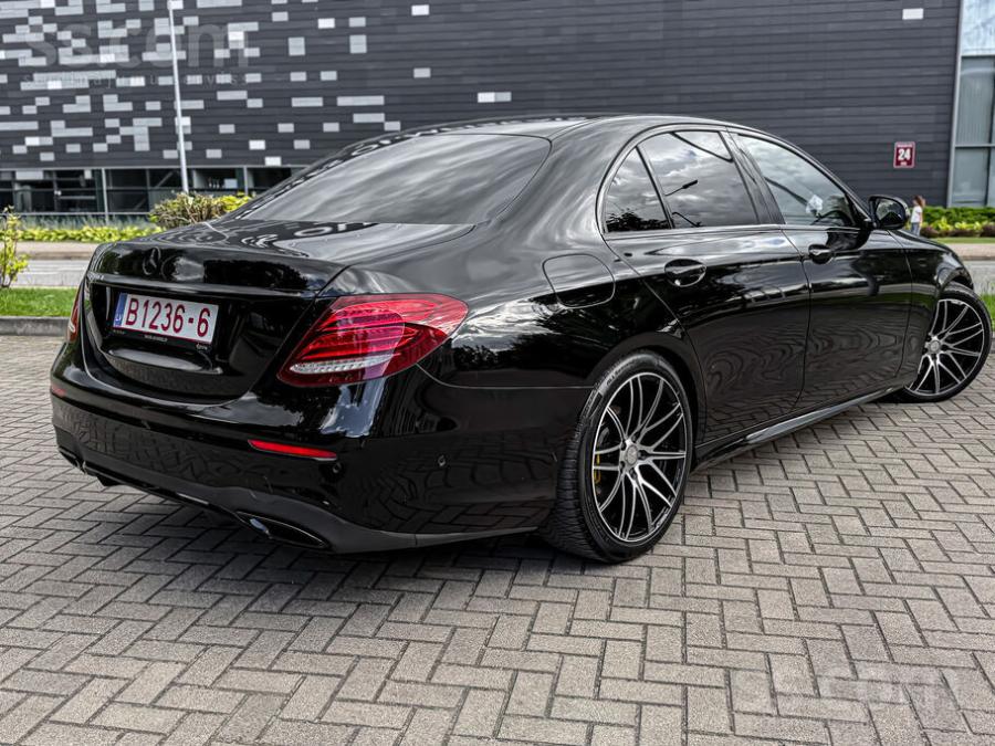 Black Mercedes-Benz E 220 2016 in Jelgava, with an engine capacity of 2.00 L and mileage of 245 thousand km for 17900 €, photo 14 on AUTOMOTO.COM.LV