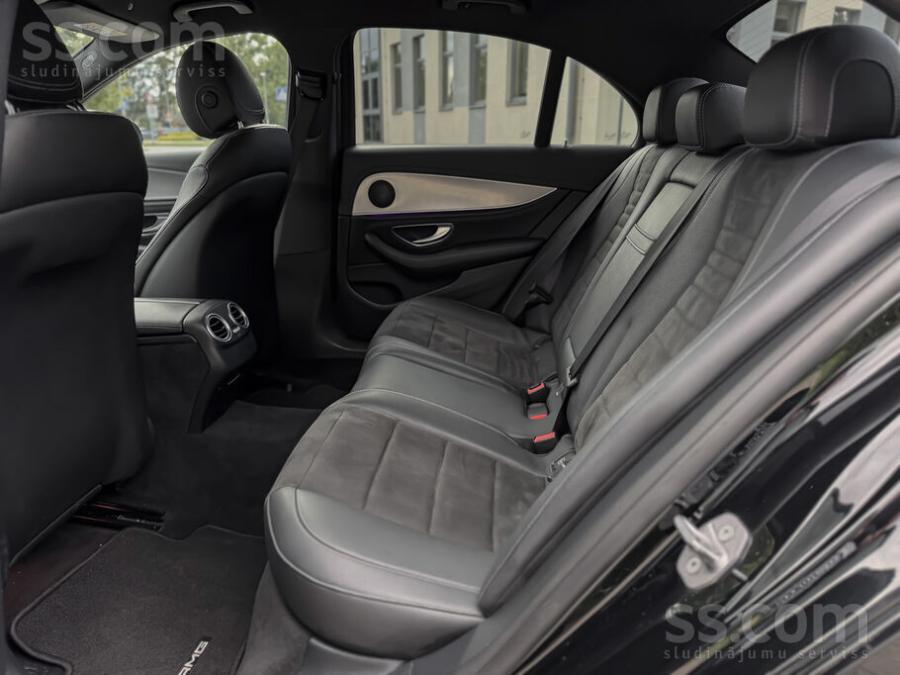 Black Mercedes-Benz E 220 2016 in Jelgava, with an engine capacity of 2.00 L and mileage of 245 thousand km for 17900 €, photo 18 on AUTOMOTO.COM.LV