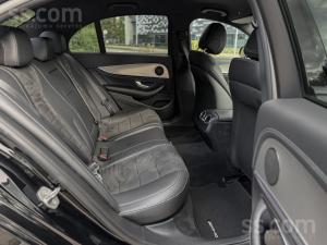 Black Mercedes-Benz E 220 2016 in Jelgava, with an engine capacity of 2.00 L and mileage of 245 thousand km for 17900 €, photo 20 on AUTOMOTO.COM.LV