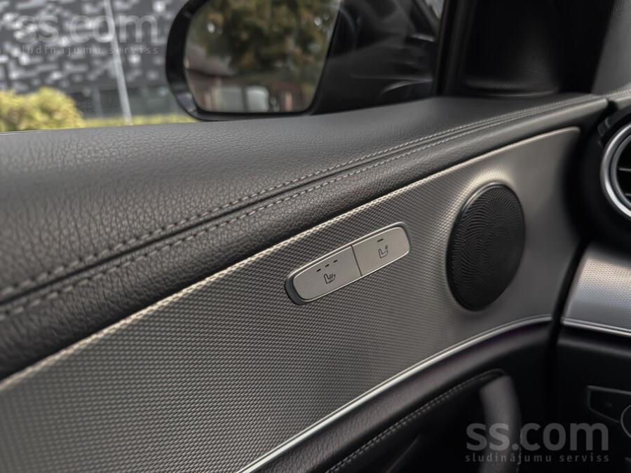 Black Mercedes-Benz E 220 2016 in Jelgava, with an engine capacity of 2.00 L and mileage of 245 thousand km for 17900 €, photo 23 on AUTOMOTO.COM.LV