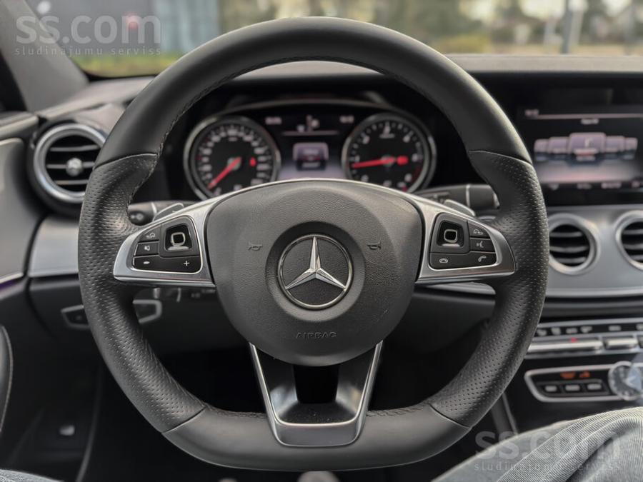 Black Mercedes-Benz E 220 2016 in Jelgava, with an engine capacity of 2.00 L and mileage of 245 thousand km for 17900 €, photo 25 on AUTOMOTO.COM.LV
