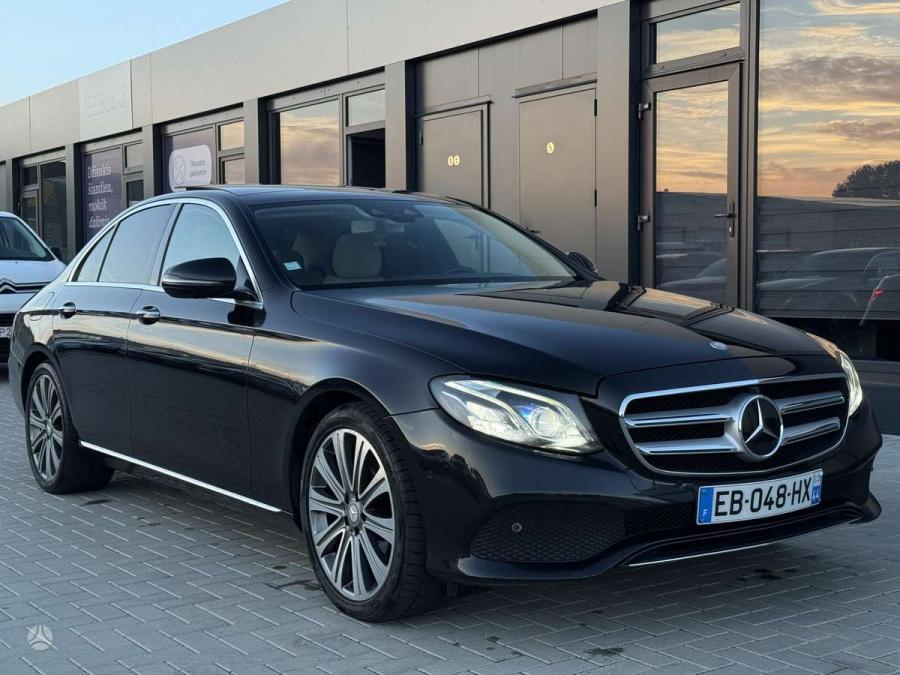 Черный Мерседес E 220 2016 в Таураге, объемом двигателя 2.00 л и пробегом 254 тыс. км за 17300 €, фото 1 на AUTOMOTO.COM.LV