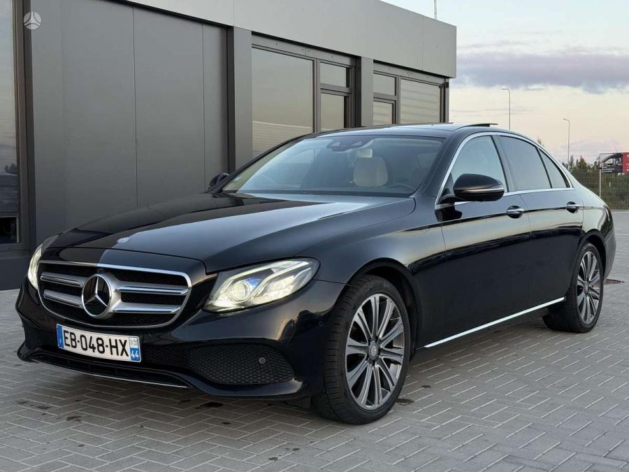 Черный Мерседес E 220 2016 в Таураге, объемом двигателя 2.00 л и пробегом 254 тыс. км за 17300 €, фото 3 на AUTOMOTO.COM.LV