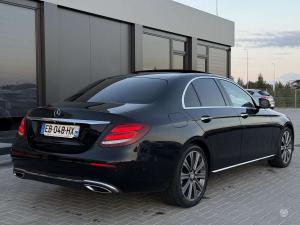 Черный Мерседес E 220 2016 в Таураге, объемом двигателя 2.00 л и пробегом 254 тыс. км за 17300 €, фото 4 на AUTOMOTO.COM.LV