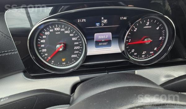 Melns Mercedes-Benz E 220 2016 Rīga, ar dzinēja tilpumu 2.00 L un nobraukumu 332 tūkst. km par 17000 €, foto 7 vietnē AUTOMOTO.COM.LV