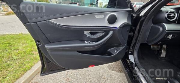Melns Mercedes-Benz E 220 2016 Rīga, ar dzinēja tilpumu 2.00 L un nobraukumu 332 tūkst. km par 17000 €, foto 11 vietnē AUTOMOTO.COM.LV