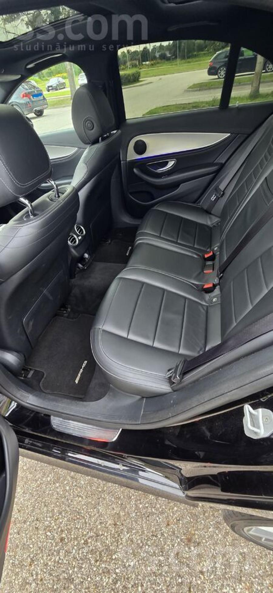 Melns Mercedes-Benz E 220 2016 Rīga, ar dzinēja tilpumu 2.00 L un nobraukumu 332 tūkst. km par 17000 €, foto 12 vietnē AUTOMOTO.COM.LV