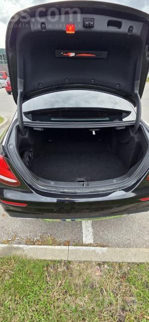 Melns Mercedes-Benz E 220 2016 Rīga, ar dzinēja tilpumu 2.00 L un nobraukumu 332 tūkst. km par 17000 €, foto 14 vietnē AUTOMOTO.COM.LV