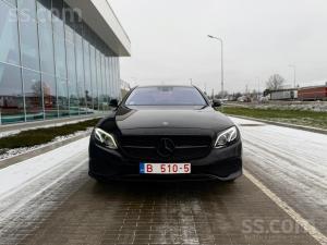 Black Mercedes-Benz E 220 2017 in Rezekne, with an engine capacity of 2.00 L and mileage of 199 thousand km for 8000 €, photo 1 on AUTOMOTO.COM.LV