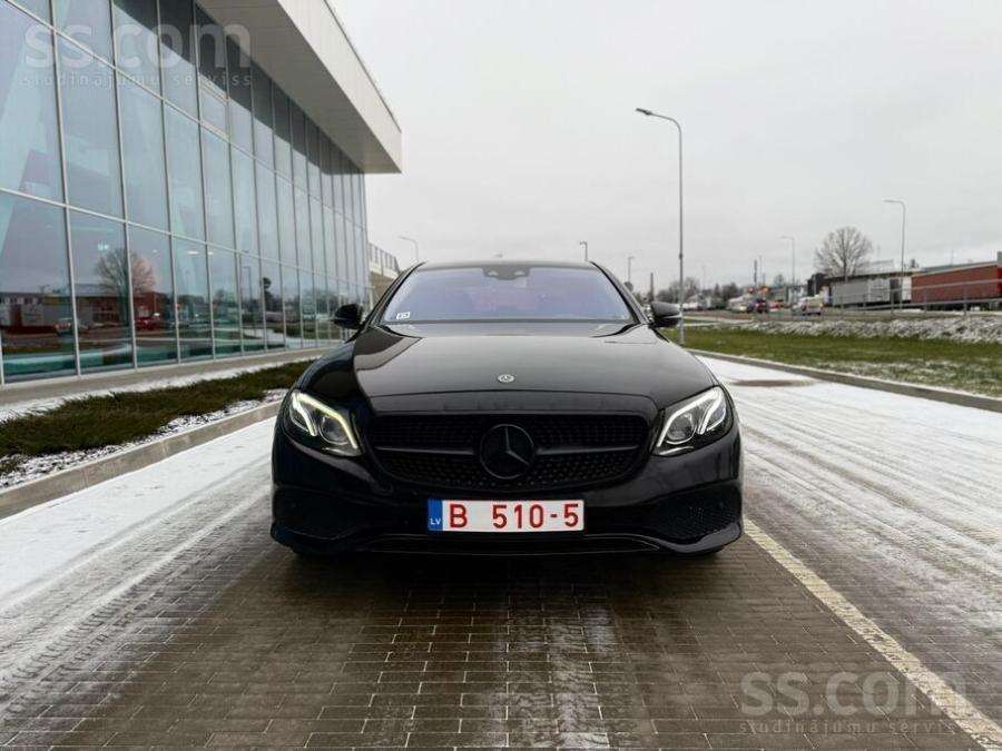 Black Mercedes-Benz E 220 2017 in Rezekne, with an engine capacity of 2.00 L and mileage of 199 thousand km for 8000 €, photo 1 on AUTOMOTO.COM.LV