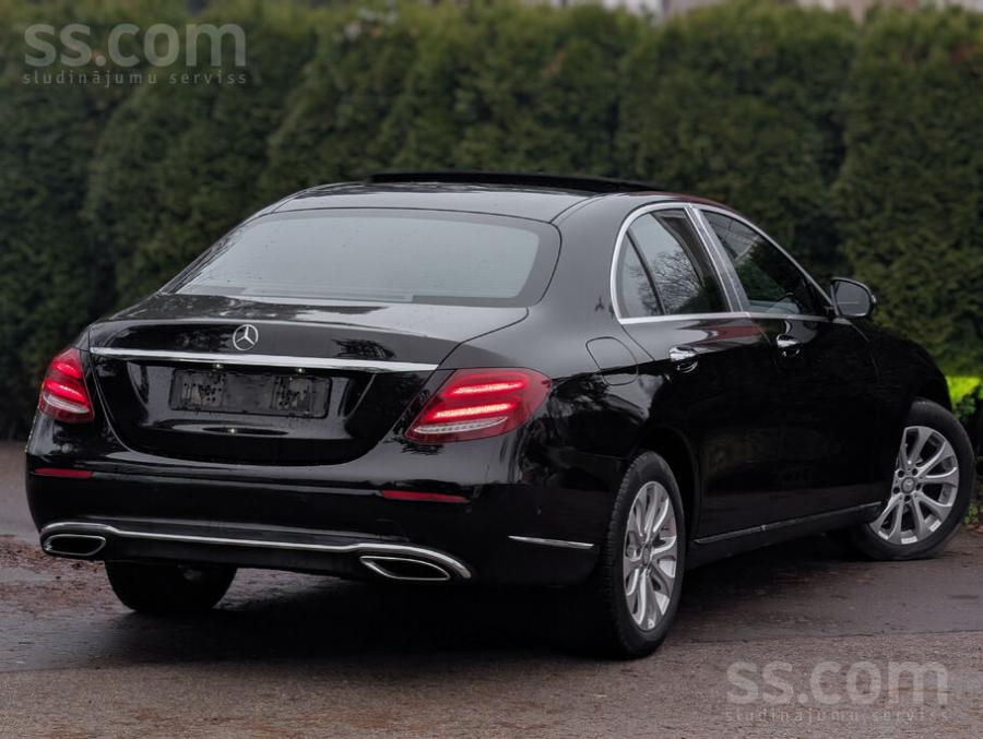 Melns Mercedes-Benz E 220 2017 Jūrmala, ar dzinēja tilpumu 2.00 L un nobraukumu 309 tūkst. km par 17500 €, foto 4 vietnē AUTOMOTO.COM.LV