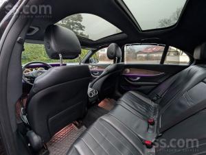 Melns Mercedes-Benz E 220 2017 Jūrmala, ar dzinēja tilpumu 2.00 L un nobraukumu 309 tūkst. km par 17500 €, foto 17 vietnē AUTOMOTO.COM.LV