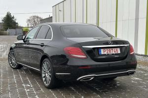 Black Mercedes-Benz E 220 2017 in Raseiniai, with an engine capacity of 2.20 L and mileage of 303 thousand km for 17200 €, photo 3 on AUTOMOTO.COM.LV
