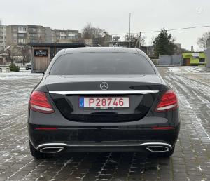 Black Mercedes-Benz E 220 2017 in Raseiniai, with an engine capacity of 2.20 L and mileage of 303 thousand km for 17200 €, photo 8 on AUTOMOTO.COM.LV