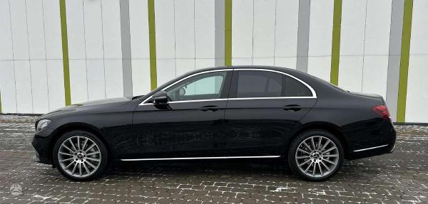 Black Mercedes-Benz E 220 2017 in Raseiniai, with an engine capacity of 2.20 L and mileage of 303 thousand km for 17200 €, photo 9 on AUTOMOTO.COM.LV