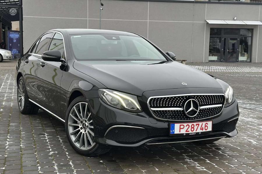 Black Mercedes-Benz E 220 2017 in Raseiniai, with an engine capacity of 2.20 L and mileage of 303 thousand km for 17200 €, photo 11 on AUTOMOTO.COM.LV