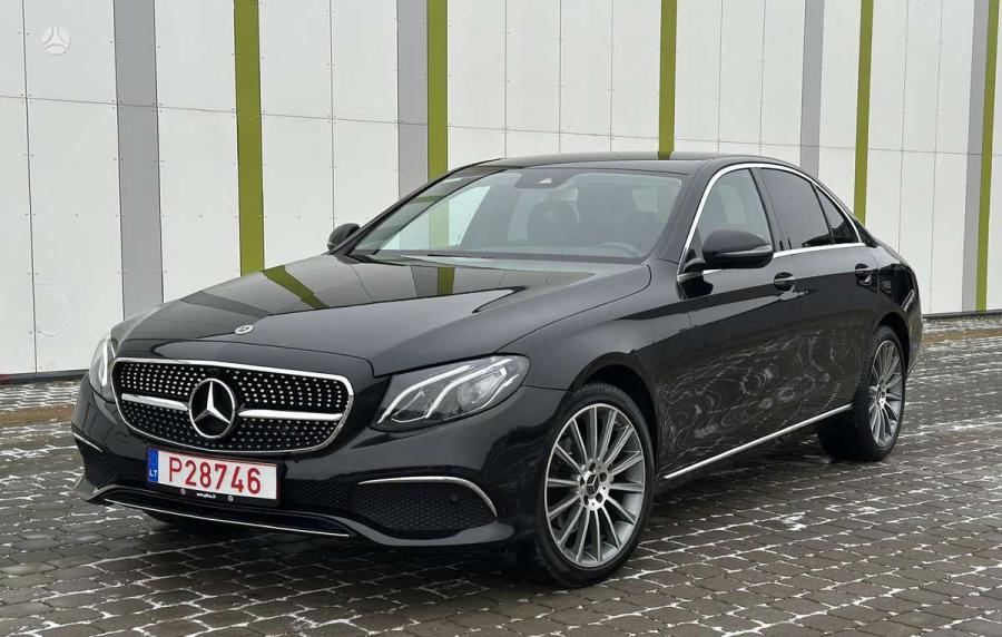 Black Mercedes-Benz E 220 2017 in Raseiniai, with an engine capacity of 2.20 L and mileage of 303 thousand km for 17200 €, photo 12 on AUTOMOTO.COM.LV