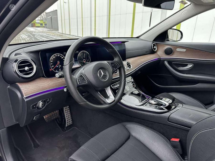 Black Mercedes-Benz E 220 2017 in Raseiniai, with an engine capacity of 2.20 L and mileage of 303 thousand km for 17200 €, photo 13 on AUTOMOTO.COM.LV