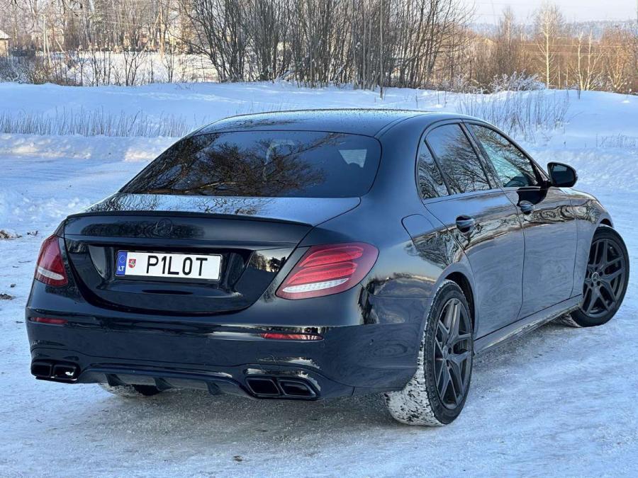 Melns Mercedes-Benz E 220 2017 Viļņa, ar dzinēja tilpumu 1.95 L un nobraukumu 360 tūkst. km par 17499 €, foto 8 vietnē AUTOMOTO.COM.LV