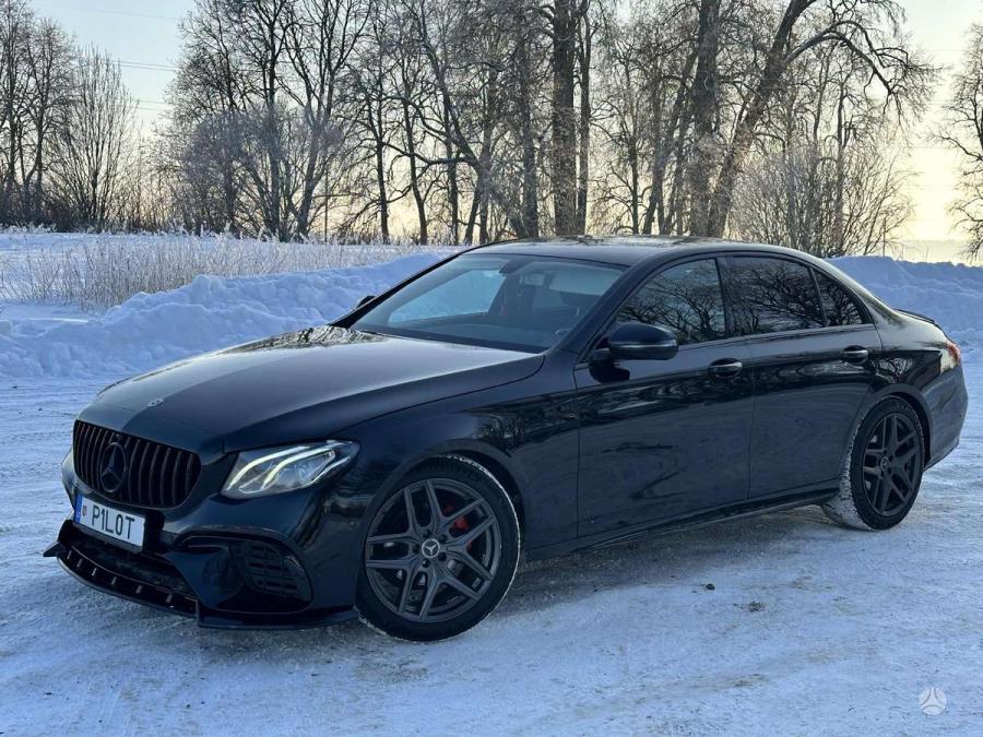 Black Mercedes-Benz E 220 2017 in Vilnius, with an engine capacity of 1.95 L and mileage of 360 thousand km for 17499 €, photo 5 on AUTOMOTO.COM.LV