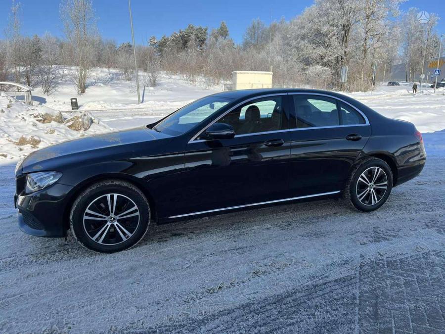 Melns Mercedes-Benz E 220 2017 Viļņa, ar dzinēja tilpumu 1.95 L un nobraukumu 135 tūkst. km par 23500 €, foto 3 vietnē AUTOMOTO.COM.LV