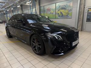 Black Mercedes-Benz E 220 2017 in Vilnius, with an engine capacity of 0.00 L and mileage of 350 thousand km for 18000 €, photo 3 on AUTOMOTO.COM.LV