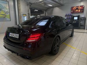 Black Mercedes-Benz E 220 2017 in Vilnius, with an engine capacity of 0.00 L and mileage of 350 thousand km for 18000 €, photo 4 on AUTOMOTO.COM.LV