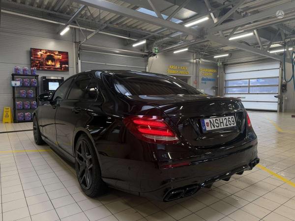 Melns Mercedes-Benz E 220 2017 Viļņa, ar dzinēja tilpumu 0.00 L un nobraukumu 350 tūkst. km par 18000 €, foto 5 vietnē AUTOMOTO.COM.LV