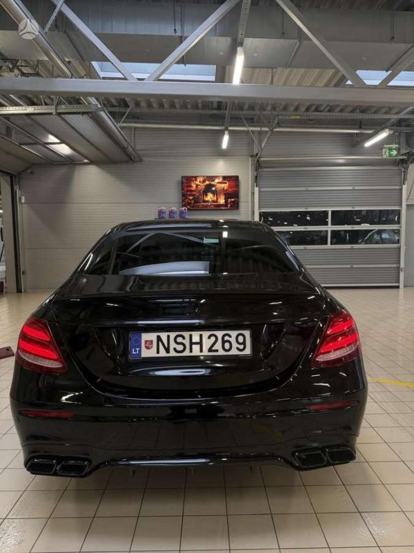 Melns Mercedes-Benz E 220 2017 Viļņa, ar dzinēja tilpumu 0.00 L un nobraukumu 350 tūkst. km par 18000 €, foto 6 vietnē AUTOMOTO.COM.LV