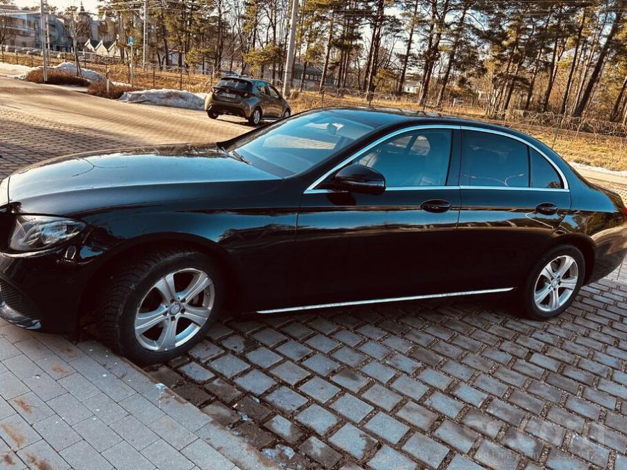 Melns Mercedes-Benz E 220 2017 Jūrmala, ar dzinēja tilpumu 2.20 L un nobraukumu 285 tūkst. km par 14900 €, foto 1 vietnē AUTOMOTO.COM.LV